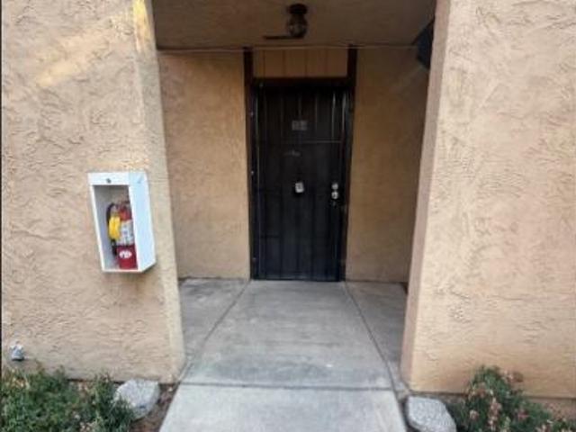 Modern 1 Bed Bath Condo in FresnoCA