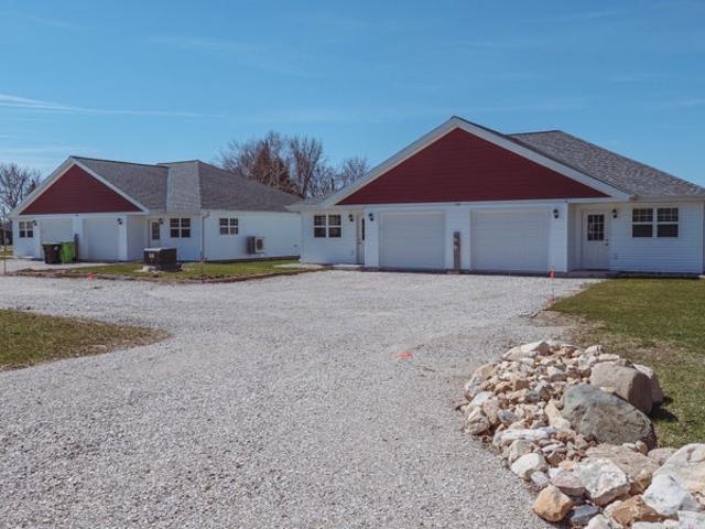 Modern 1 Bed Duplex Unit in New Holstein | Availab
