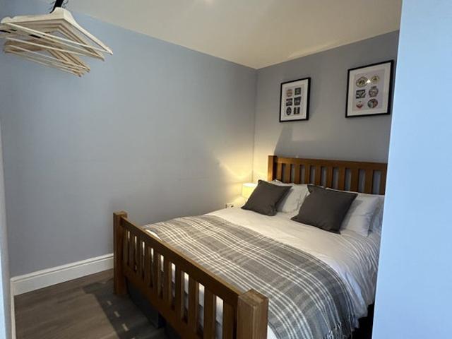 Modern 1 Bed Studio Apartment