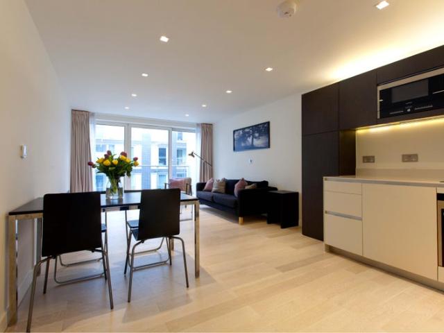 Modern 1 bed with gym