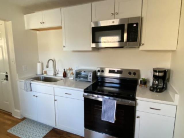 Modern 1 Bed Townhouse in Danville | Available 5 |