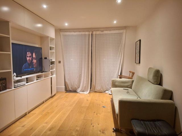 Modern 1 bedroom apartment