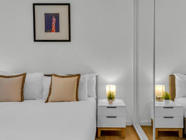 Modern 1 bedroom apartment close to Cannon Street train station Has an Apartment