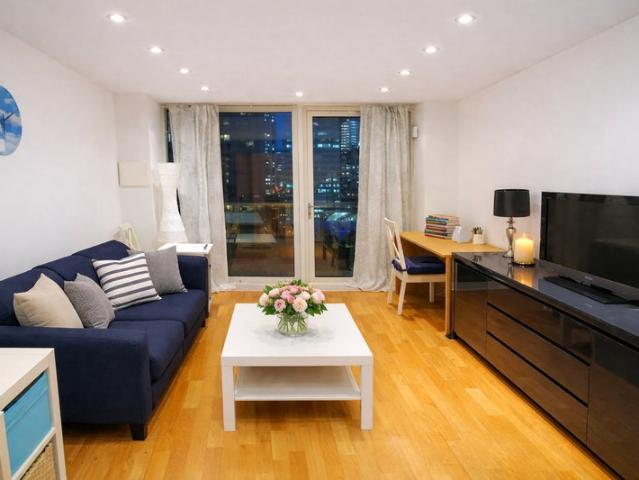 Modern 1 Bedroom Flat in Canary Wharf with View