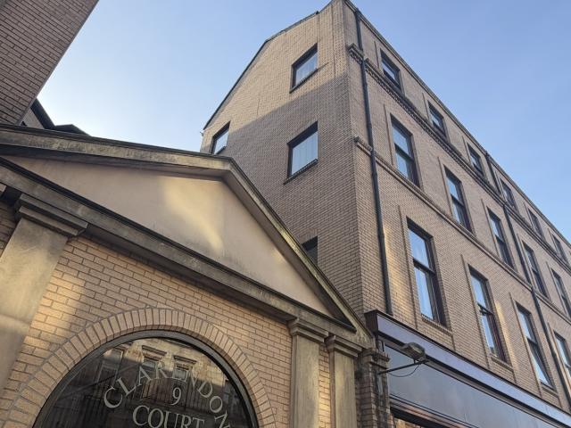 Modern 1 Bedroom Flat | Open Plan Living | Minutes from West End