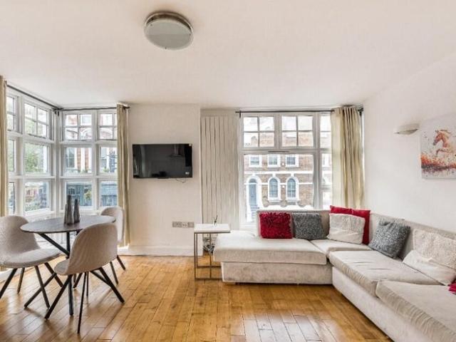 Modern 1 bedroom flat to rent