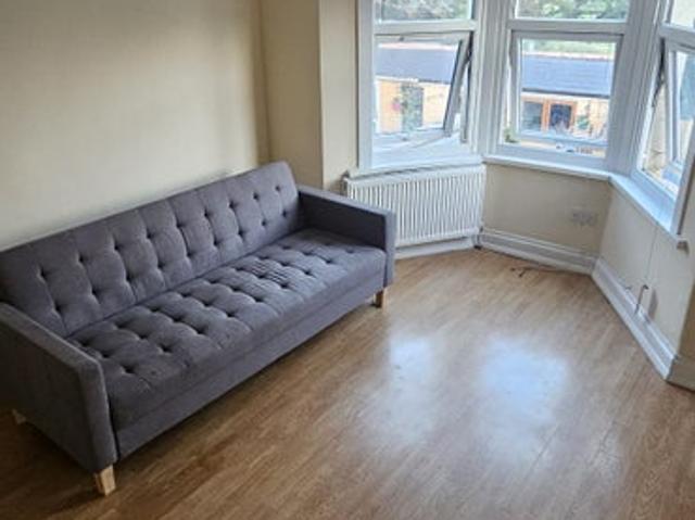 Modern 1 Bedroom Flat to Rent – Central Park Road
