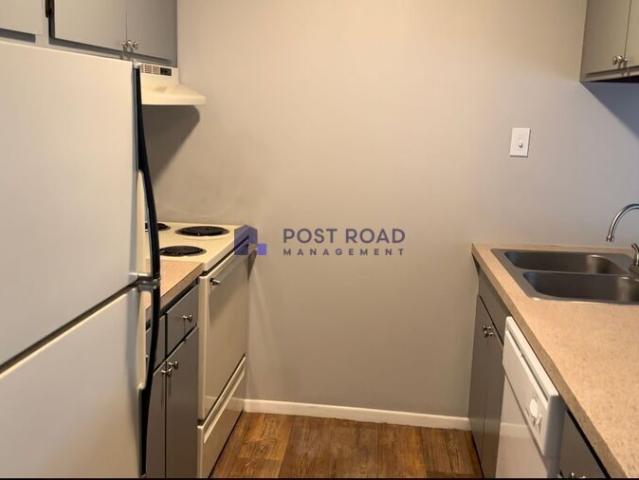 Modern 1 Bedroom 1 Bathroom