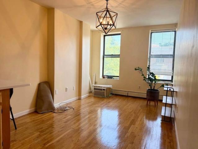 Modern 1 BR 1 Bath