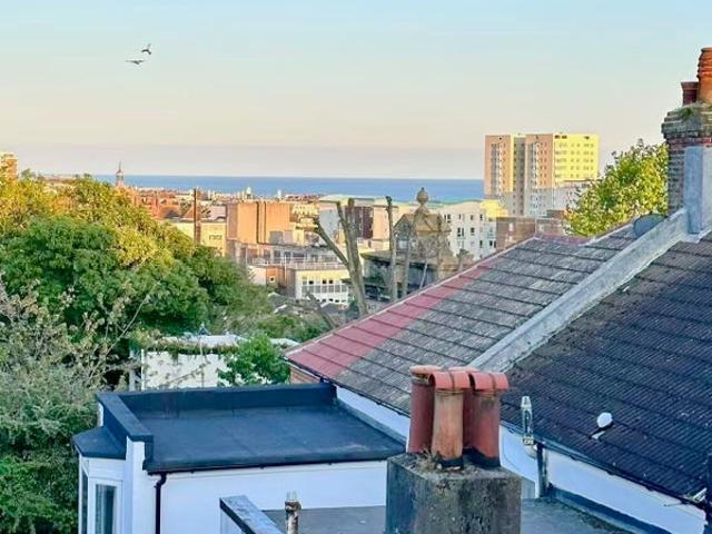 Modern 1B Flat | Bills Inc | Sea View
