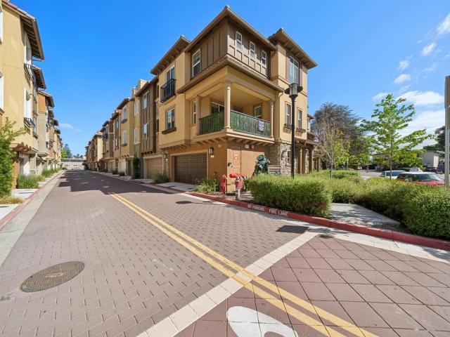 Modern 2021 Townhome | 3BD | EV Charger | Near Google & Downtown Mountain View