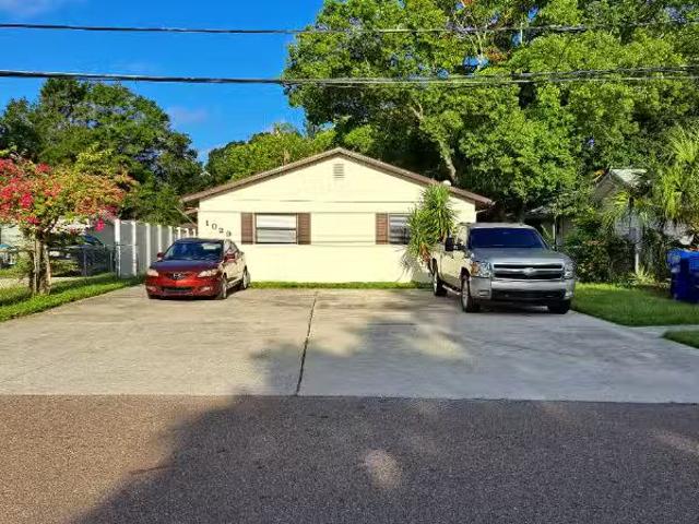 Modern 2 Bed 1 Bath Unit in Largo, FL Available 09/12 $180.