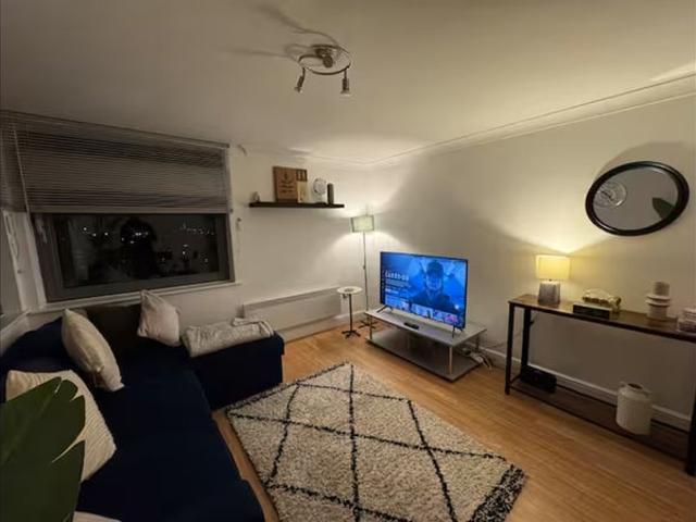 Modern 2 Bed, 2 Bath Apartment in Prime Area