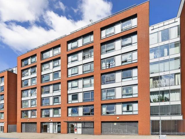 Modern 2 Bed 2 Bath Flat Stratford W Terrace