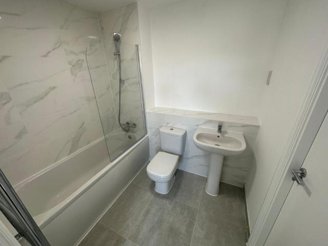 Modern 2‑Bed Apartment in Luton – Available Now