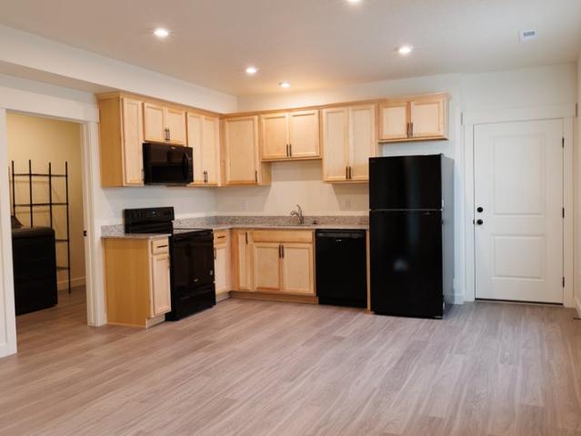 Modern 2 Bed Bath Basement Apartment Mother In La