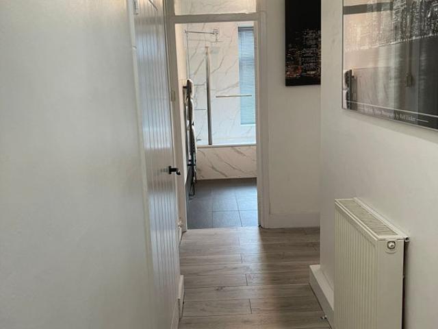 Modern 2 Bed Near Tooting Broadway
