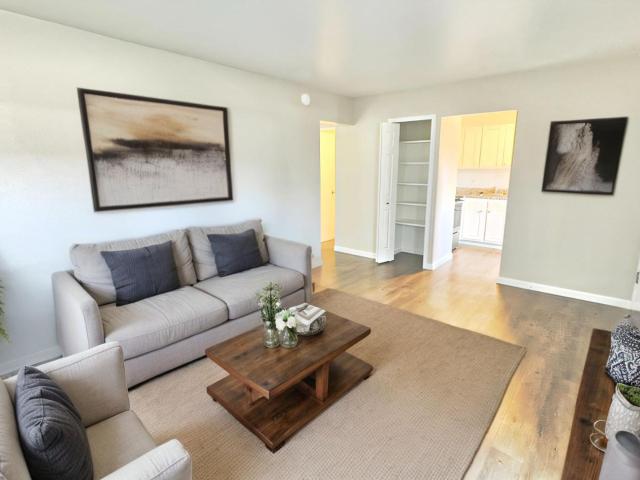 Modern 2 Bedroom Apartment! With Storage Unit!