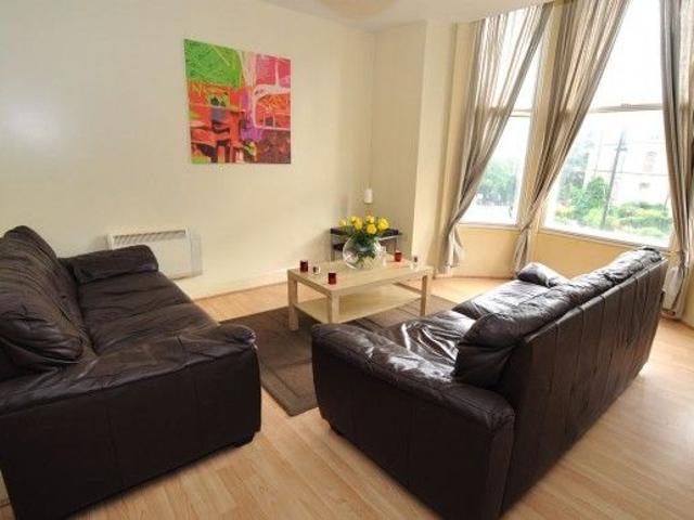 MODERN 2 BEDROOM APARTMENT NEAR UNIVERSITY ALL UTILITIES INCLUDED
