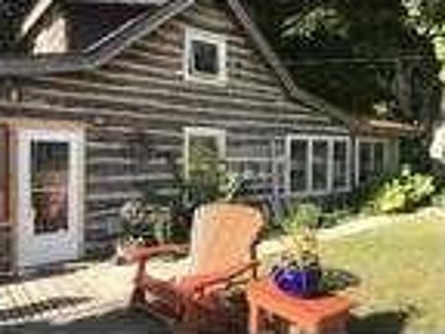 Modern 2 Bedroom Cabin in Heart of Arcadia