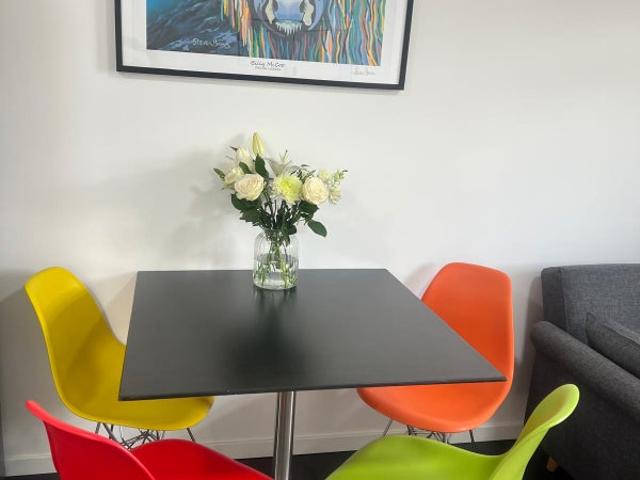 Modern 2 Bedroom Ground Floor Maisonette Silverkn