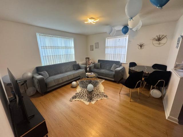 Modern 2 Bedroom in Acton