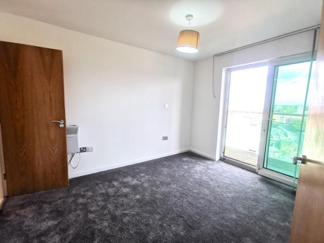 Modern 2 Beds & 2 Baths Penthouse Woolwhic