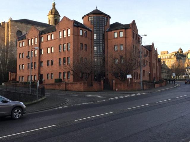 Modern 2 double bedroom flat John Knox St