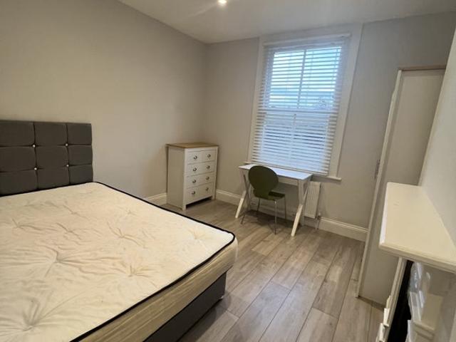 Modern 2 Spacious Bedroom