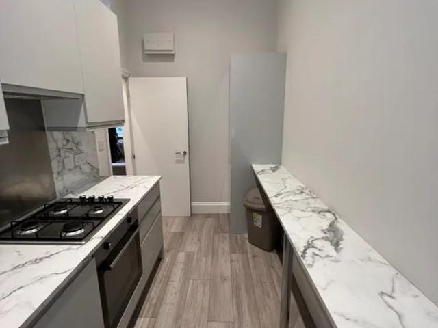 Modern 2 Spacious Bedroom