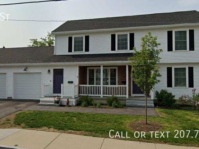 Modern 2nd Floor 2 bedroom Apartment in Dover with a Garage!