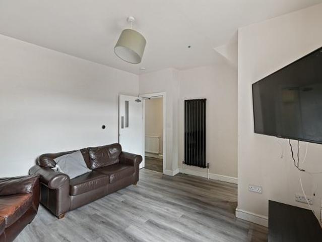 Modern 7 Bedroom House Near Ecclesall Road – Perfect for Students & Sharers