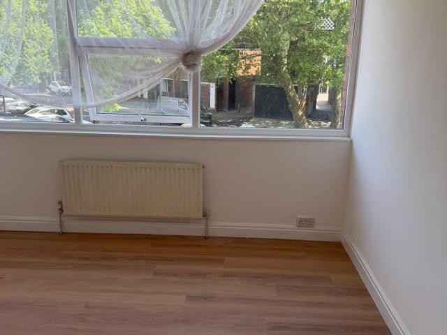 Modern 4 Bedroom House | Garden | Parking | SE28