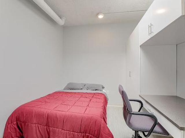 Modern 4 Bedroom Shared Pod Near Rockhurst & UMKC – Perfect for Students and Professionals Nurses