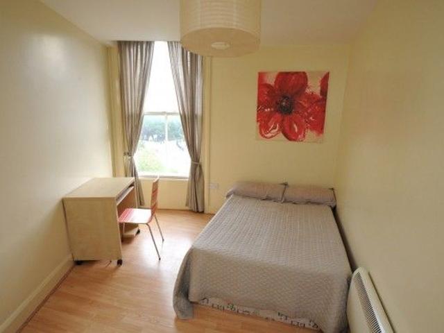 MODERN 4 BEDROOM TERRACE LOCATED NEAR TOWN Scarborough