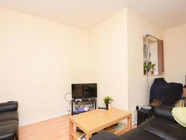 Modern 5 bedroom student property