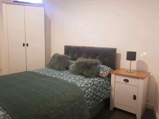 Modern 6 Bed House Share on the outskirts of the town centre Room 1