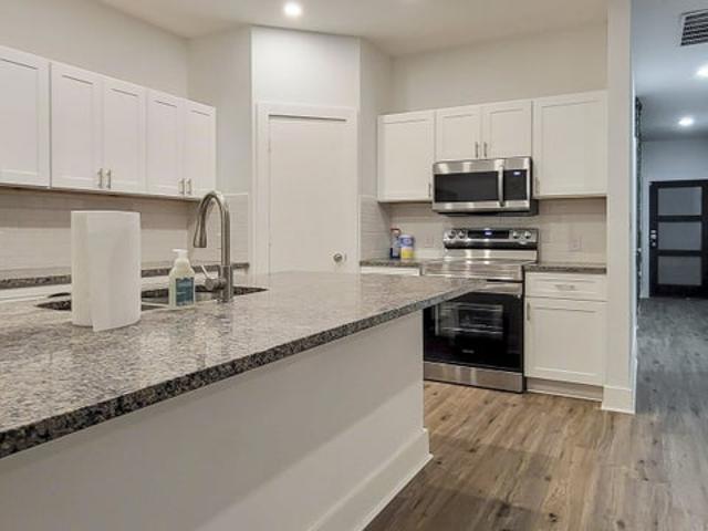 Modern, Cozy, and Centrally Located 2021 Built Dal
