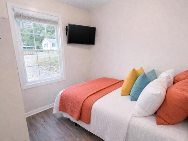Modern & Cozy Atlanta Home | Fully Furnished, Secure, and Convenient | Free Wi Fi, Monthly Cleanings, and Close to Groceries & Dining
