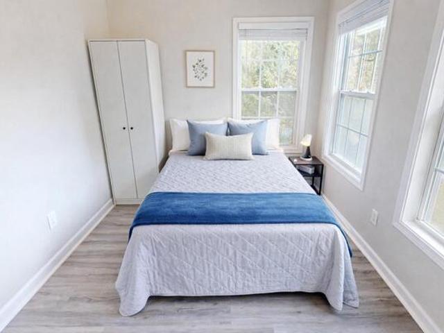 Modern & Cozy Atlanta Home | Fully Furnished, Secure, and Convenient | Free Wi Fi, Monthly Cleanings, and Close to Groceries & Dining