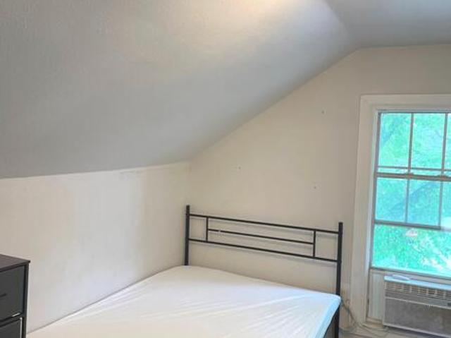 Modern & Cozy Dallas Duplex | Steps from Bus Stops | All Utilities Incl