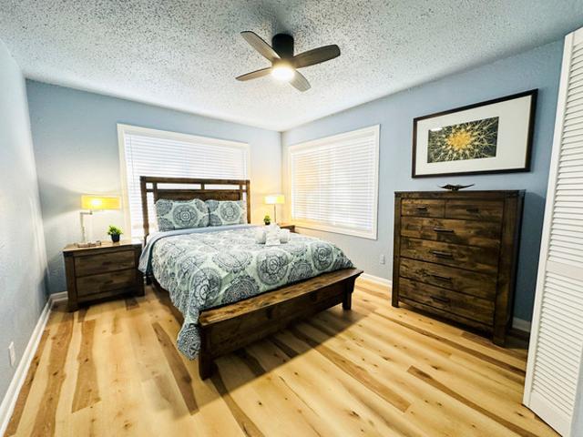 Modern & Cozy Houston Multiplex!