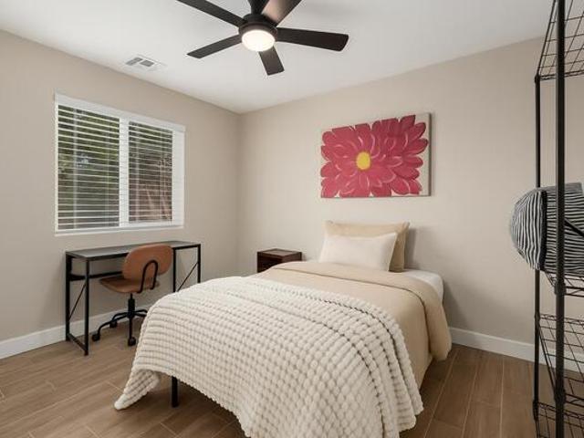 Modern Co Living Near Trails & Canal | Wi Fi & Utilities Included + Friendly Experienced Host