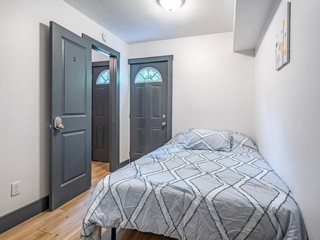 Your Room is Ready! Free High Speed Internet and Utilities INCLUDED!