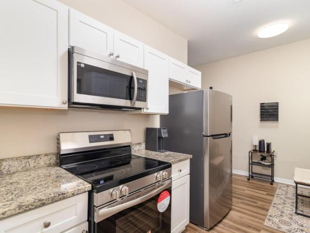 Modern CoLiving in Orlando | Free Utilities & ️F