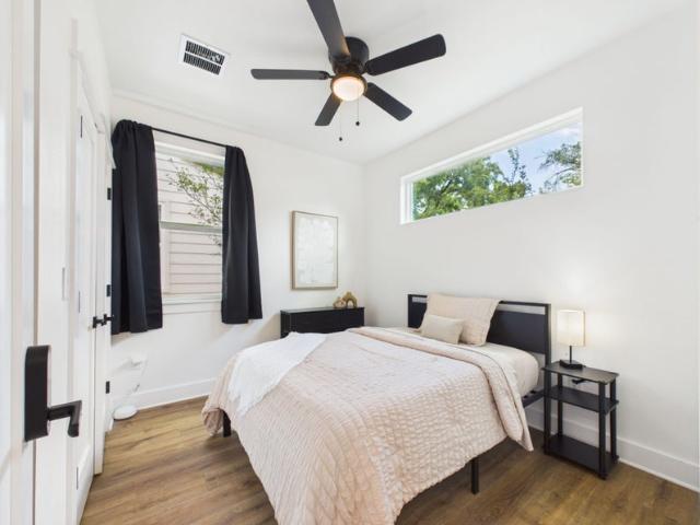 Modern CoLiving near HustonTillotson University &
