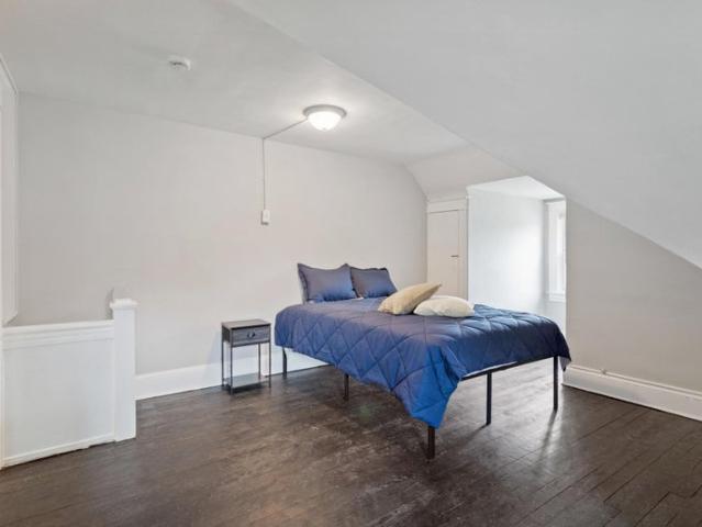 Modern CoLiving Renovated Cedmont Private Furni