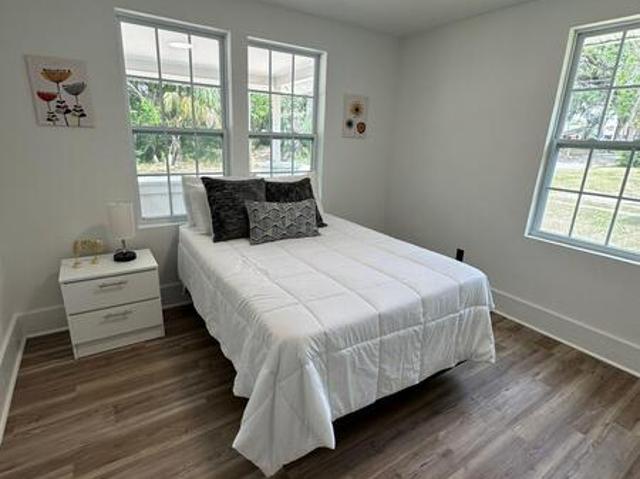 Modern CoLiving w/All Utilities Included‼No Move In Fee! Steps to Transit, Shopping, & More! Near Public Trans Free High Speed WiFiSmart Lock RoomsSafe & Quiet Neighborhood Security System5 mins to Shopping & Groceries Private Parking