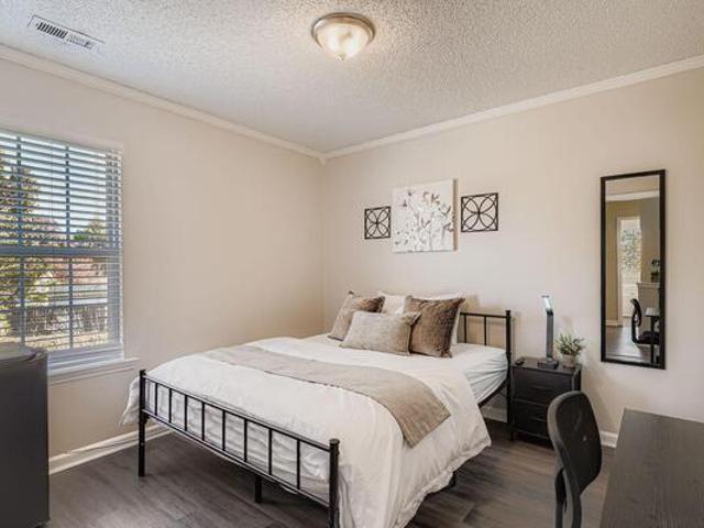 Modern Comfort Meets Affordable Luxury — Your Dream Charlotte House Awaits with easy access to UNCC, i485 & Concord Mills!