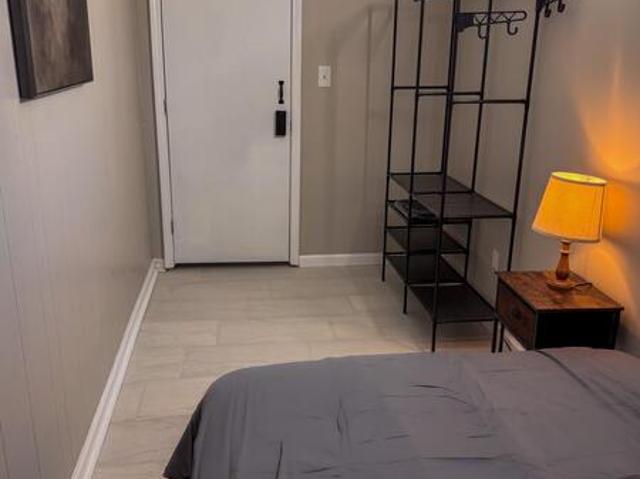 Modern Comfort Meets Lakeside Serenity – Move In Today!